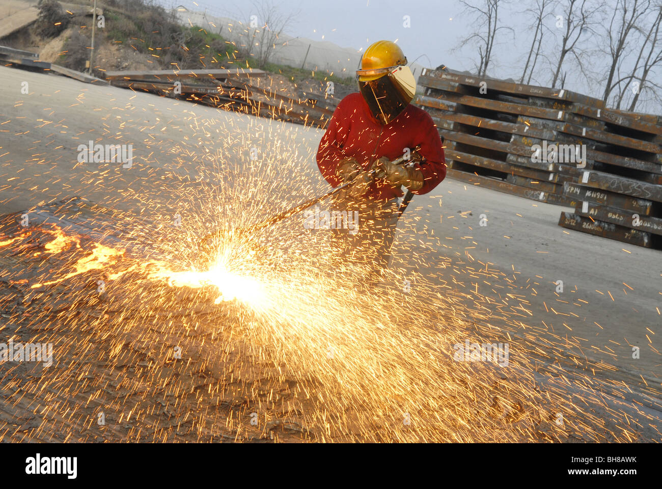 Steel factory workers italy hi-res stock photography and images - Alamy