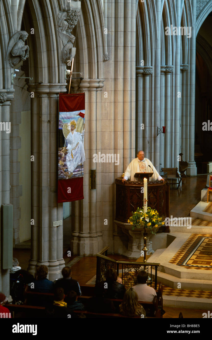 Pulpit flowers in church hi-res stock photography and images - Alamy