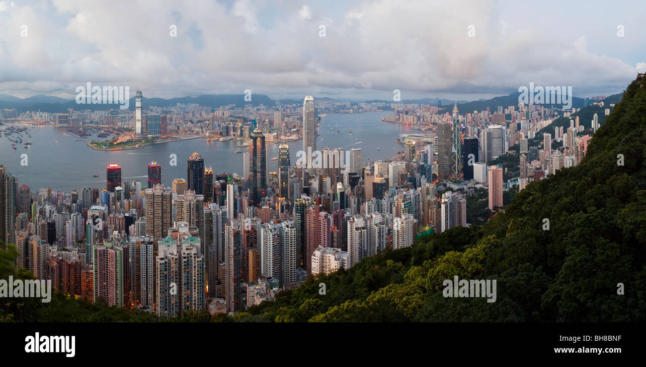 Skyline with victoria peak hi-res stock photography and images - Alamy