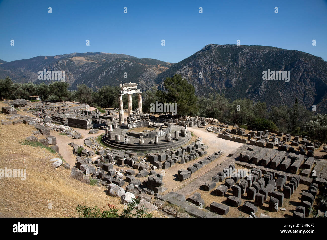 Delphi oracle mount parnassus hi-res stock photography and images - Alamy
