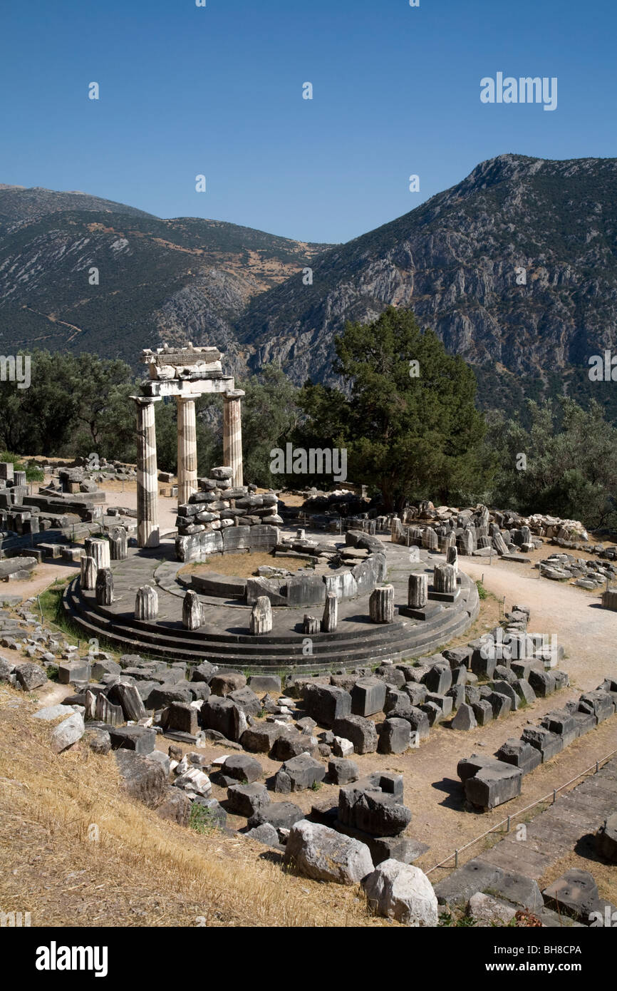 Delphi oracle mount parnassus hi-res stock photography and images - Alamy