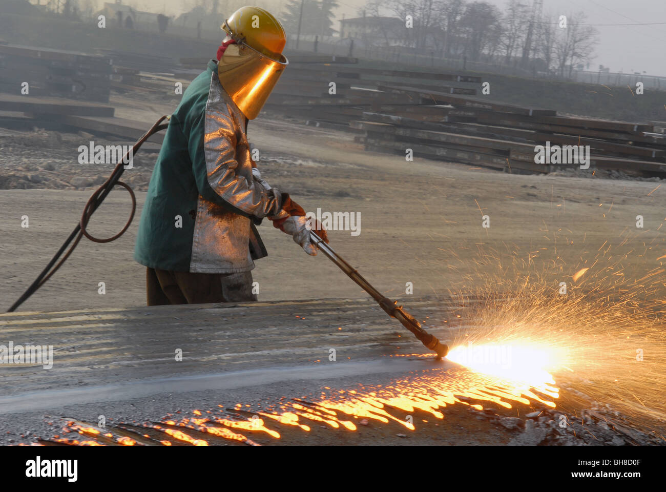 Steel factory workers italy hi-res stock photography and images - Alamy