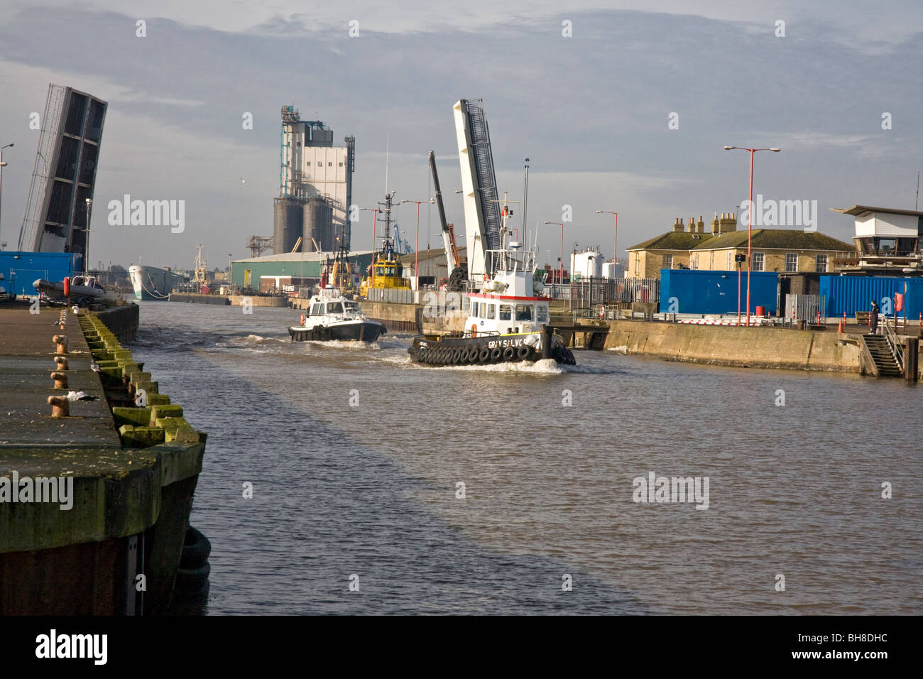 Lowestoft bridge hi-res stock photography and images - Alamy