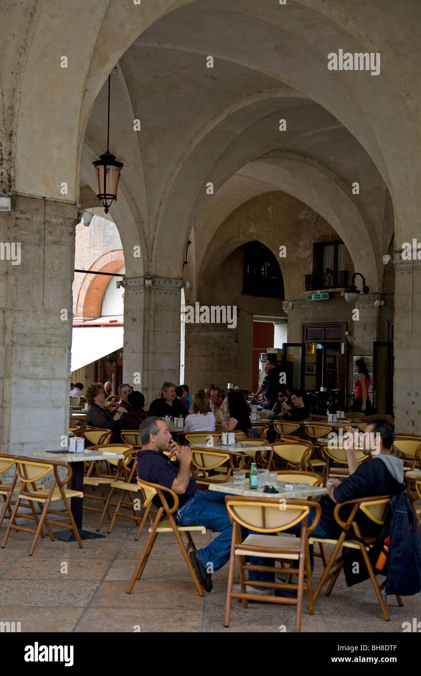 Arcaded café at Treviso Stock Photo - Alamy