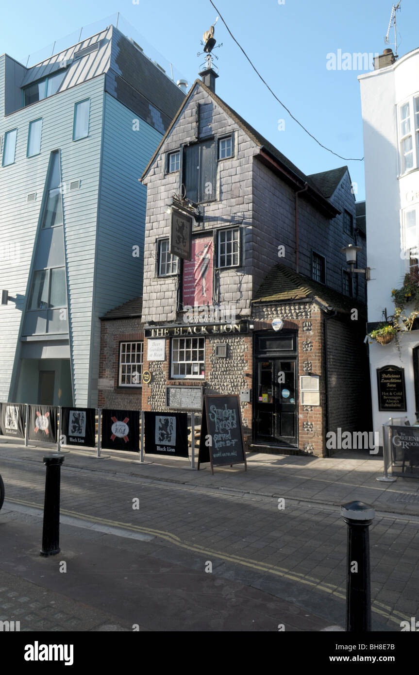 A traditional British pub Stock Photo - Alamy