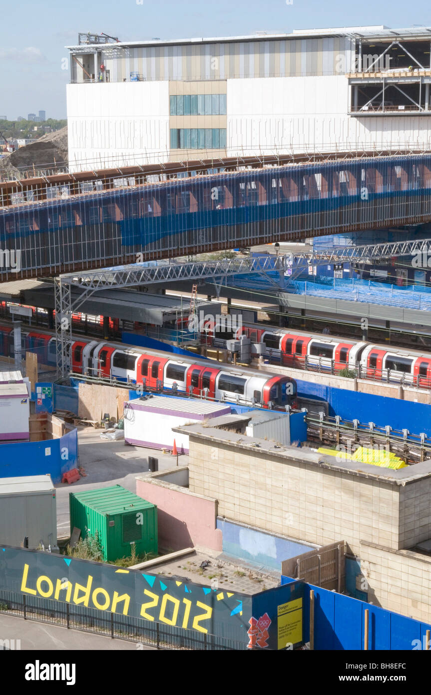 Stratford tube station hi-res stock photography and images - Alamy