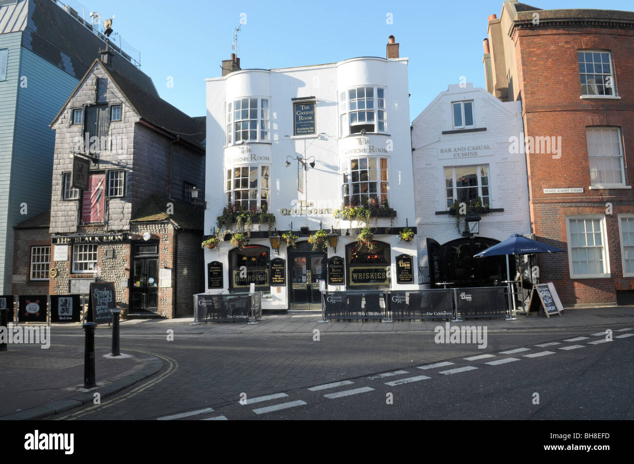Traditional British Pub High Resolution Stock Photography and Images ...