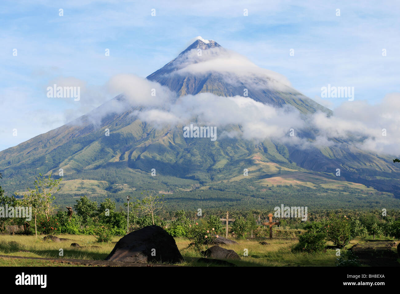 Mt Mayon High Resolution Stock Photography and Images - Alamy