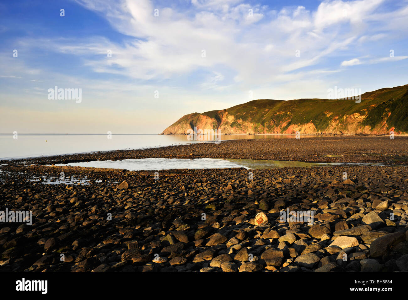 the rocky shore and headland at lynmouth devon Stock Photo - Alamy