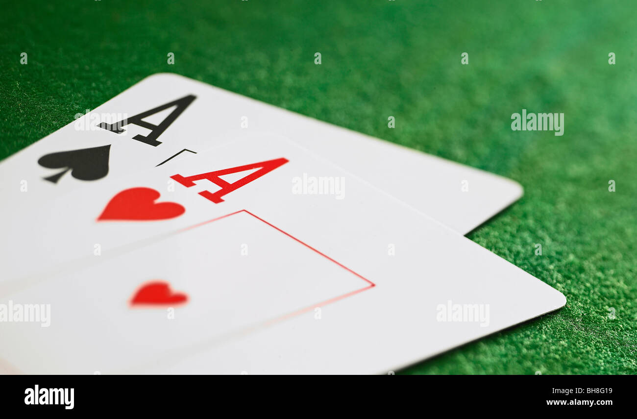 Playing card heart hi-res stock photography and images - Alamy