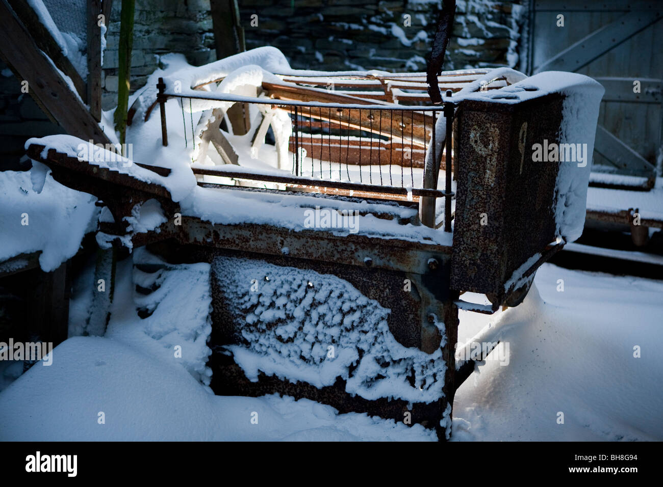 Abandoned Slate Dressing Machine Stock Photo - Alamy