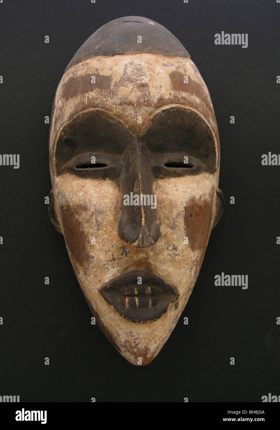 faux African mask Stock Photo - Alamy