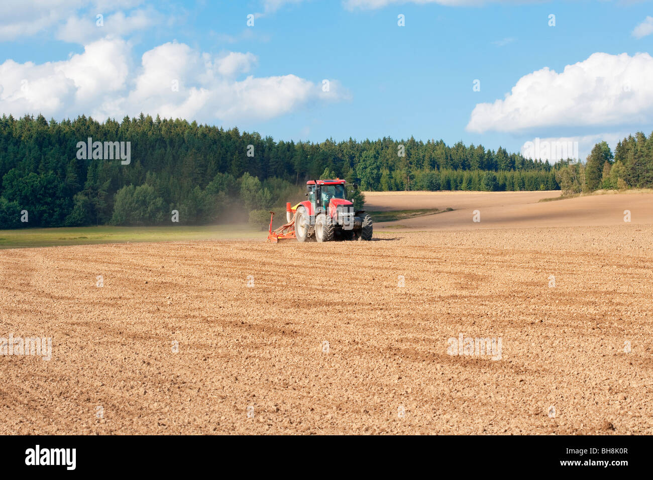 Farmer plowing field hi-res stock photography and images - Alamy