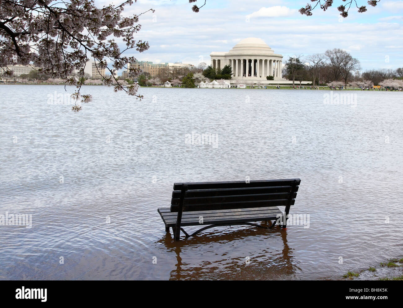 Flooding of the Tidal Basin across from the Jefferson Memorial in ...