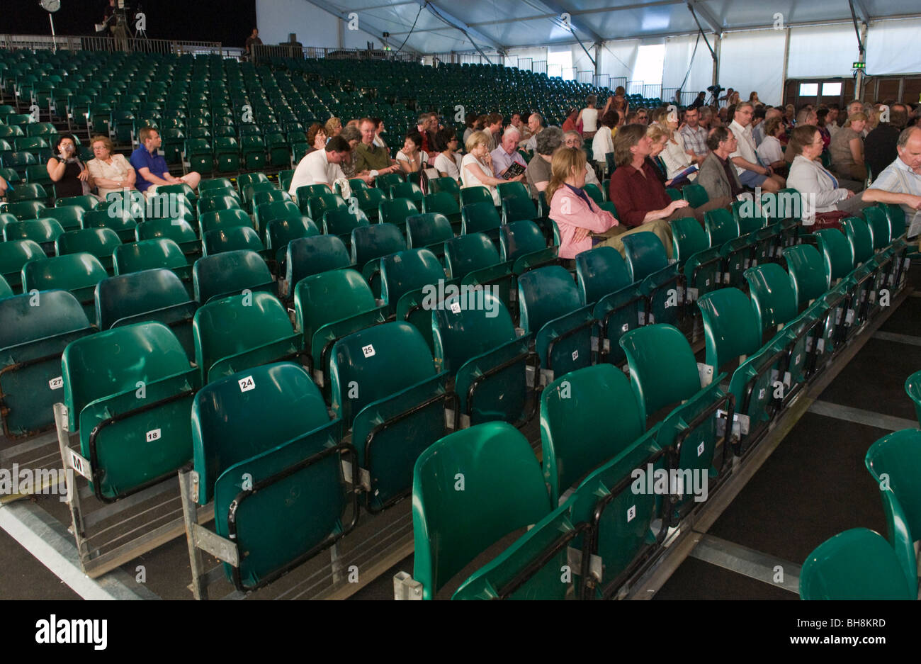 Small crowd to hear Sting and wife Trudie Styler talk about an opera ...