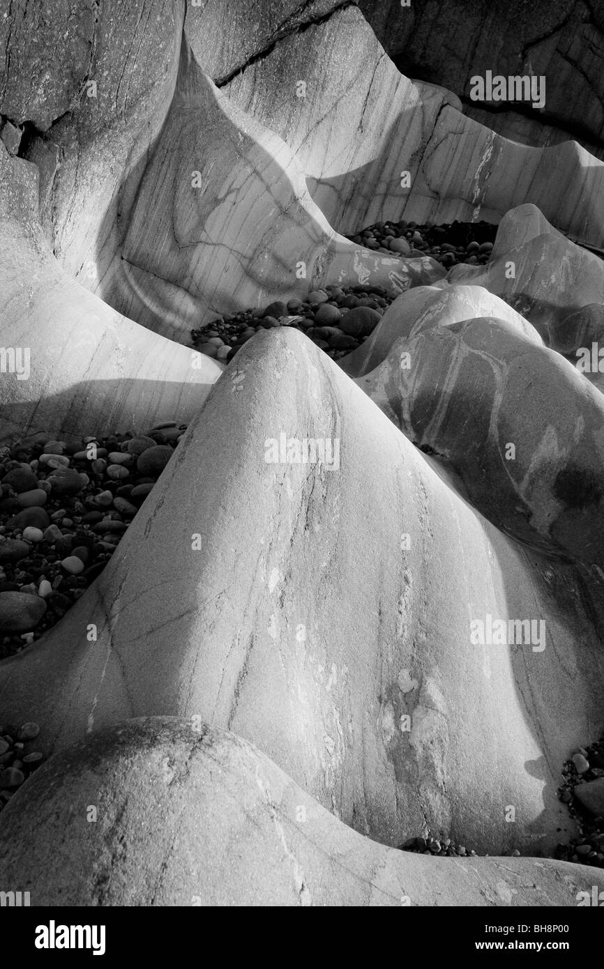 Limestone ripples and shapes, Sandend, Banffshire, Scotland Stock Photo ...