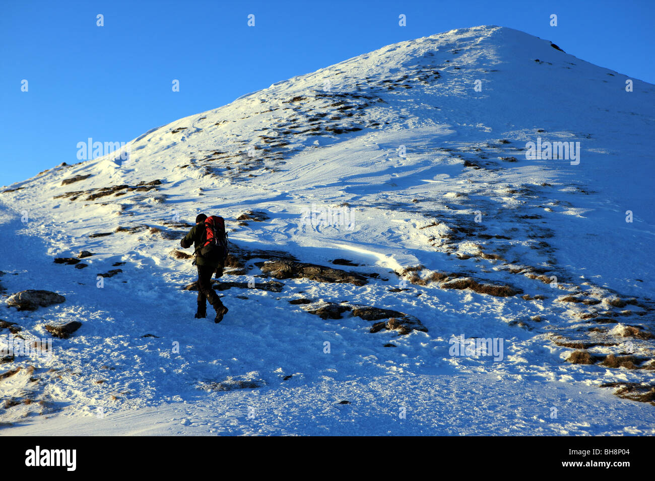 Summit ascent hi-res stock photography and images - Alamy