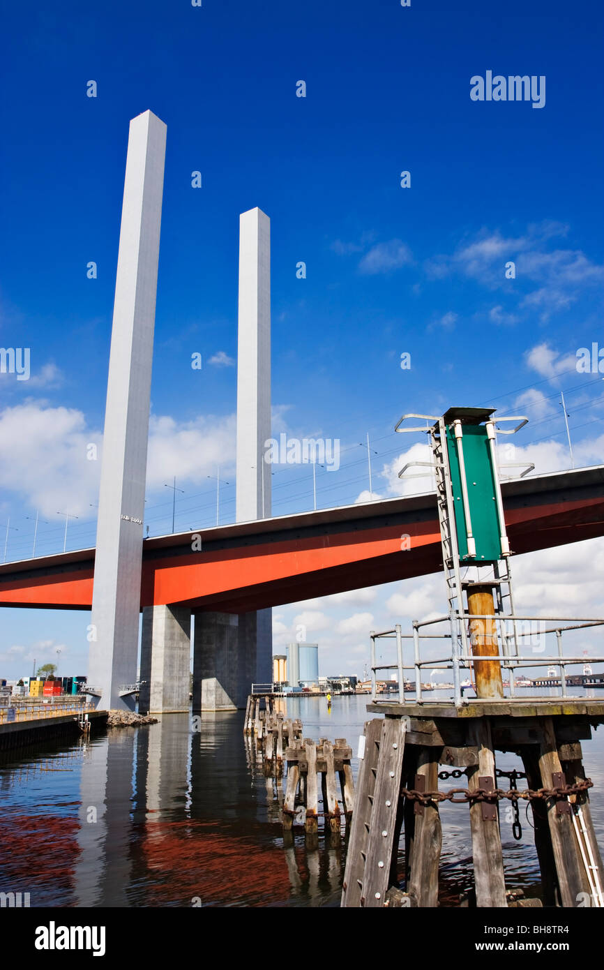 Melbourne Bridges / The Bolte Bridge in Melbourne Docklands / Melbourne ...