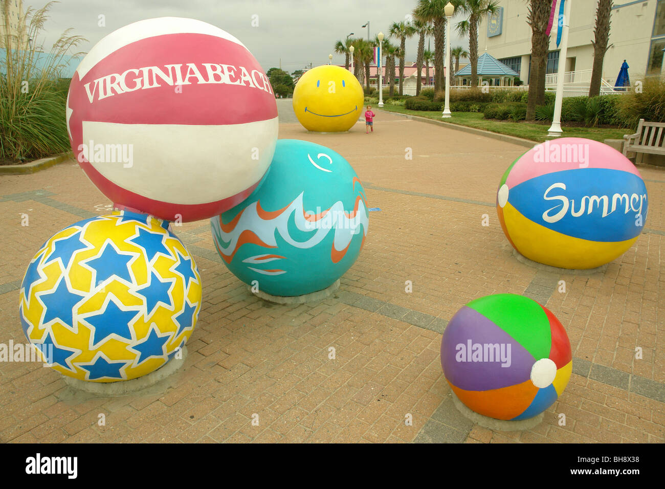 Virginia beach oceanfront boardwalk hi-res stock photography and images ...