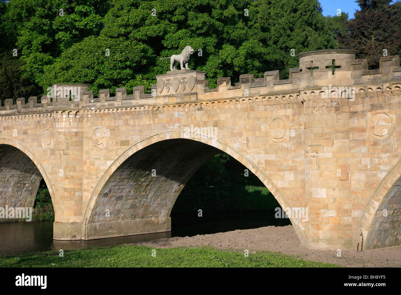 The Stone Built Lion Bridge over River Aln Alnwick Town Northumbria ...