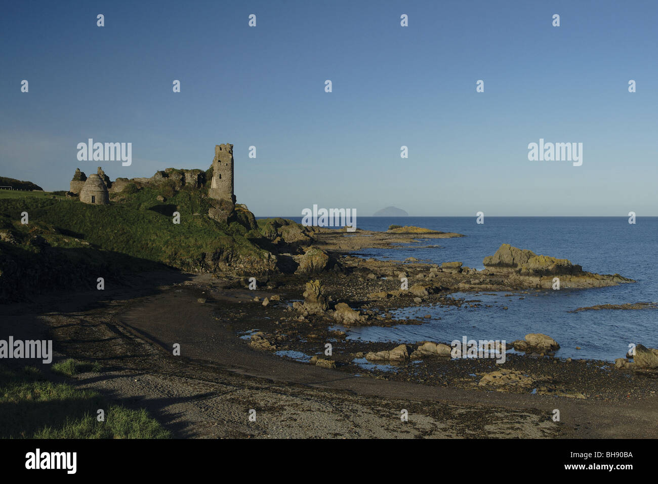 Dunure ailsa craig hi-res stock photography and images - Alamy