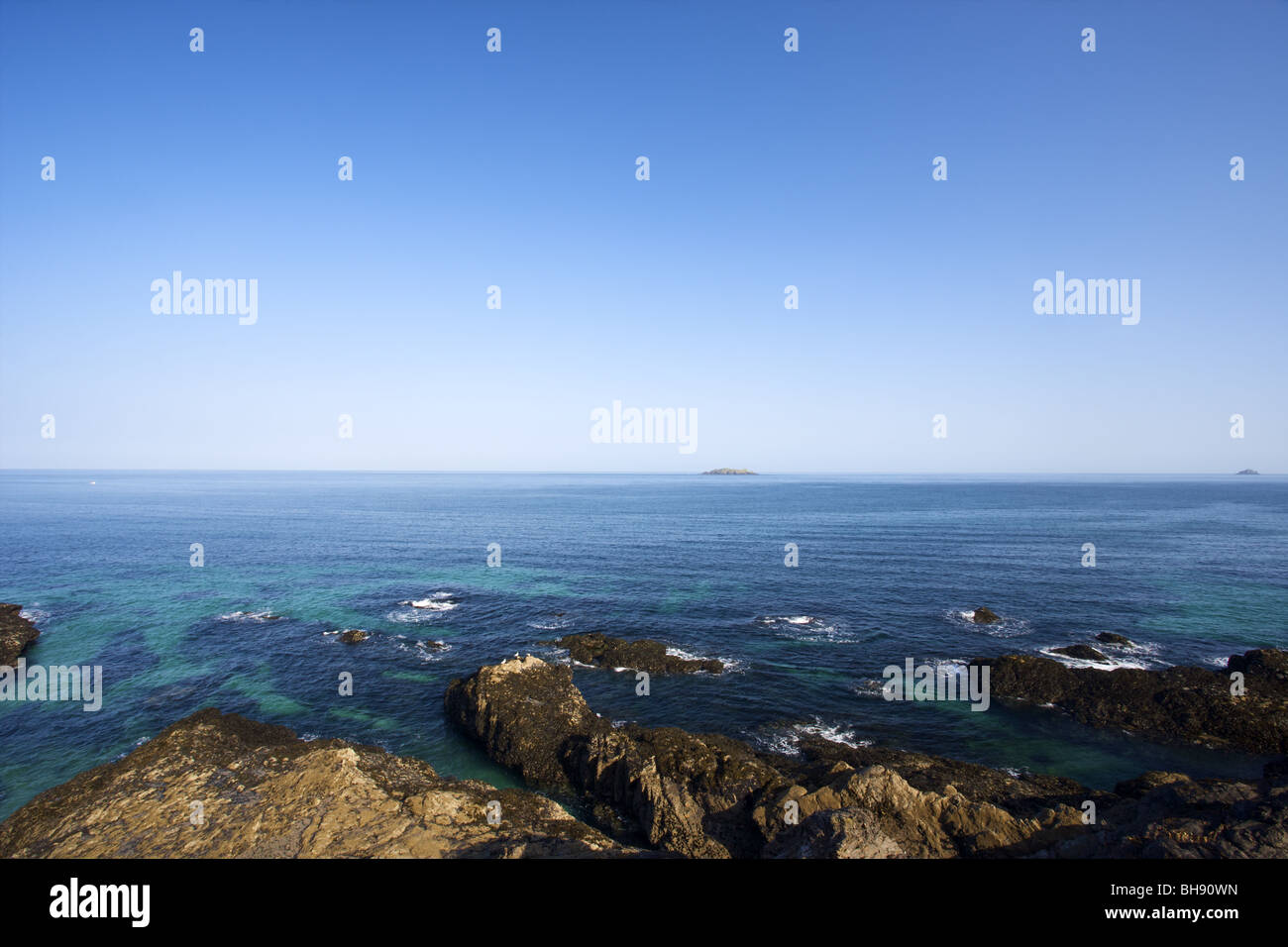 Gulland rock hi-res stock photography and images - Alamy