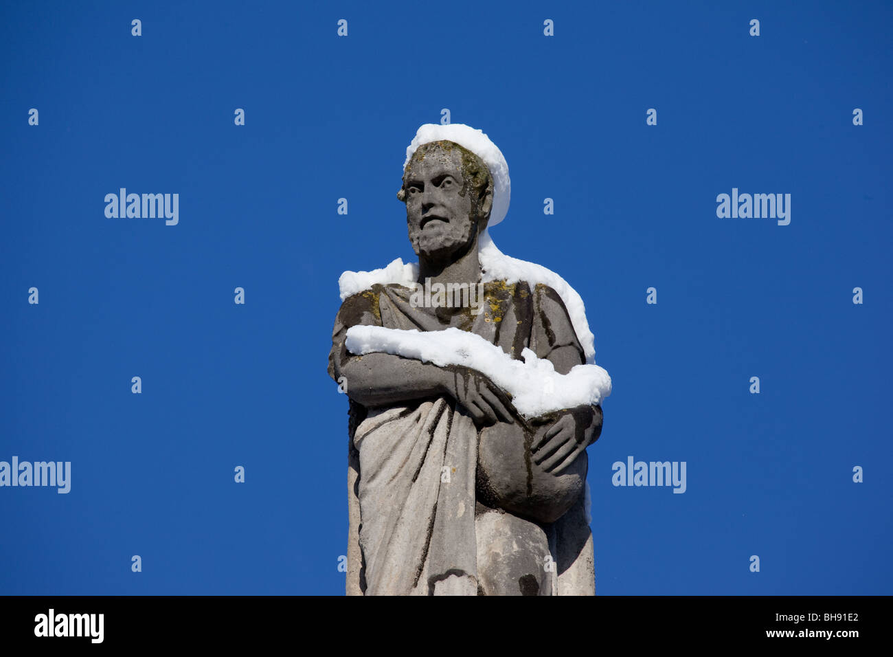 Snow Covered Statue Stock Photo - Alamy
