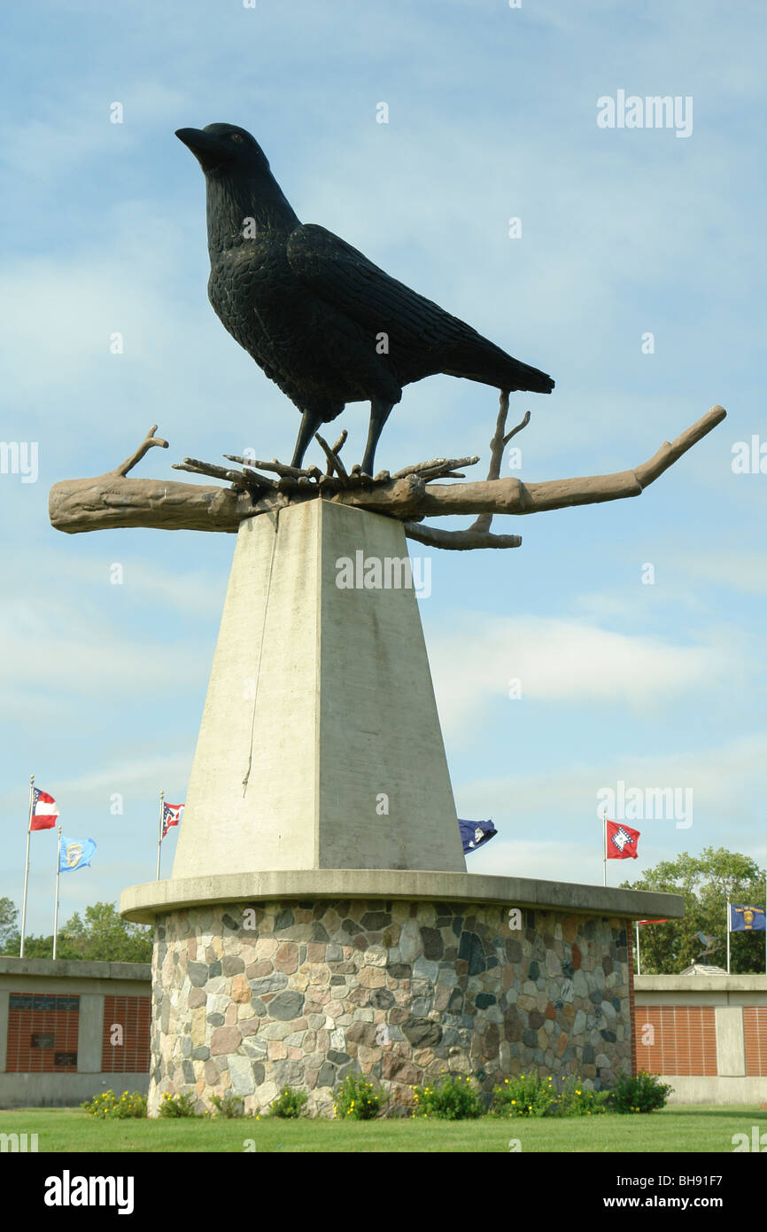 AJD65058, Belgrade, MN, Minnesota, Giant Crow Statue Stock Photo - Alamy