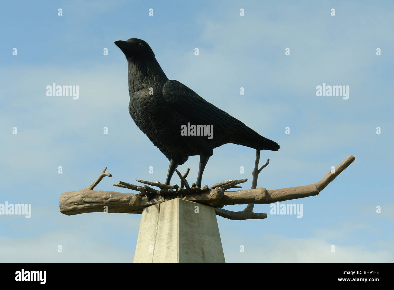 AJD65059, Belgrade, MN, Minnesota, Giant Crow Statue Stock Photo - Alamy
