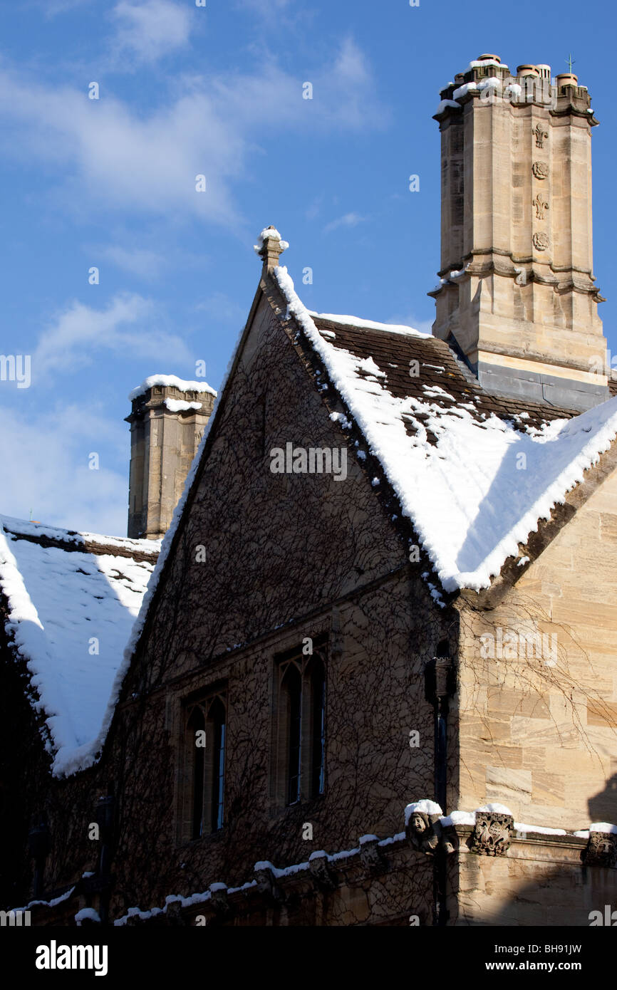 College Roof covered in snow, The University of Oxford Stock Photo - Alamy