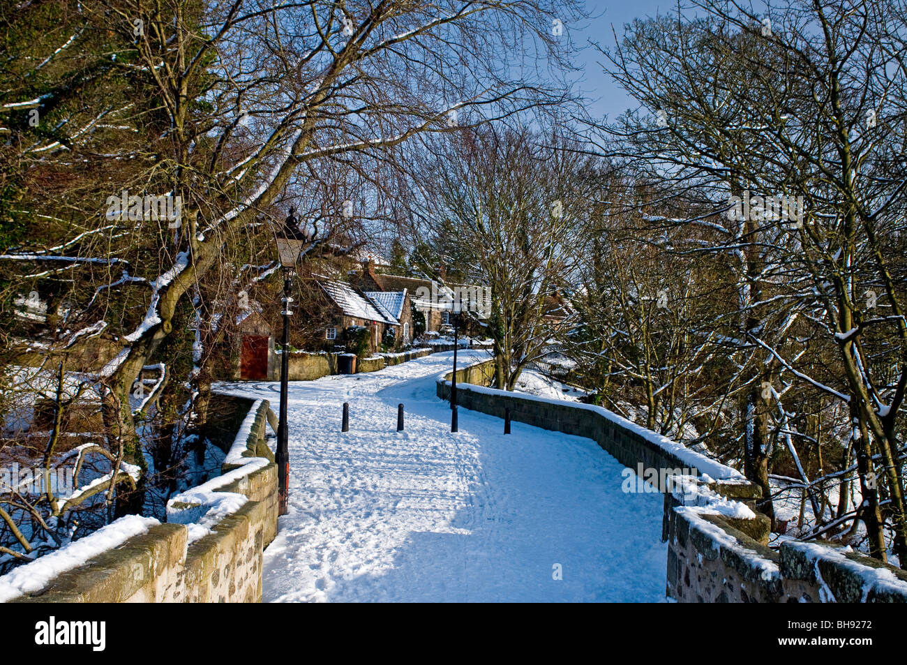 The Brig O' Balgownie over the River Don in Winter Aberdeen City SCO ...