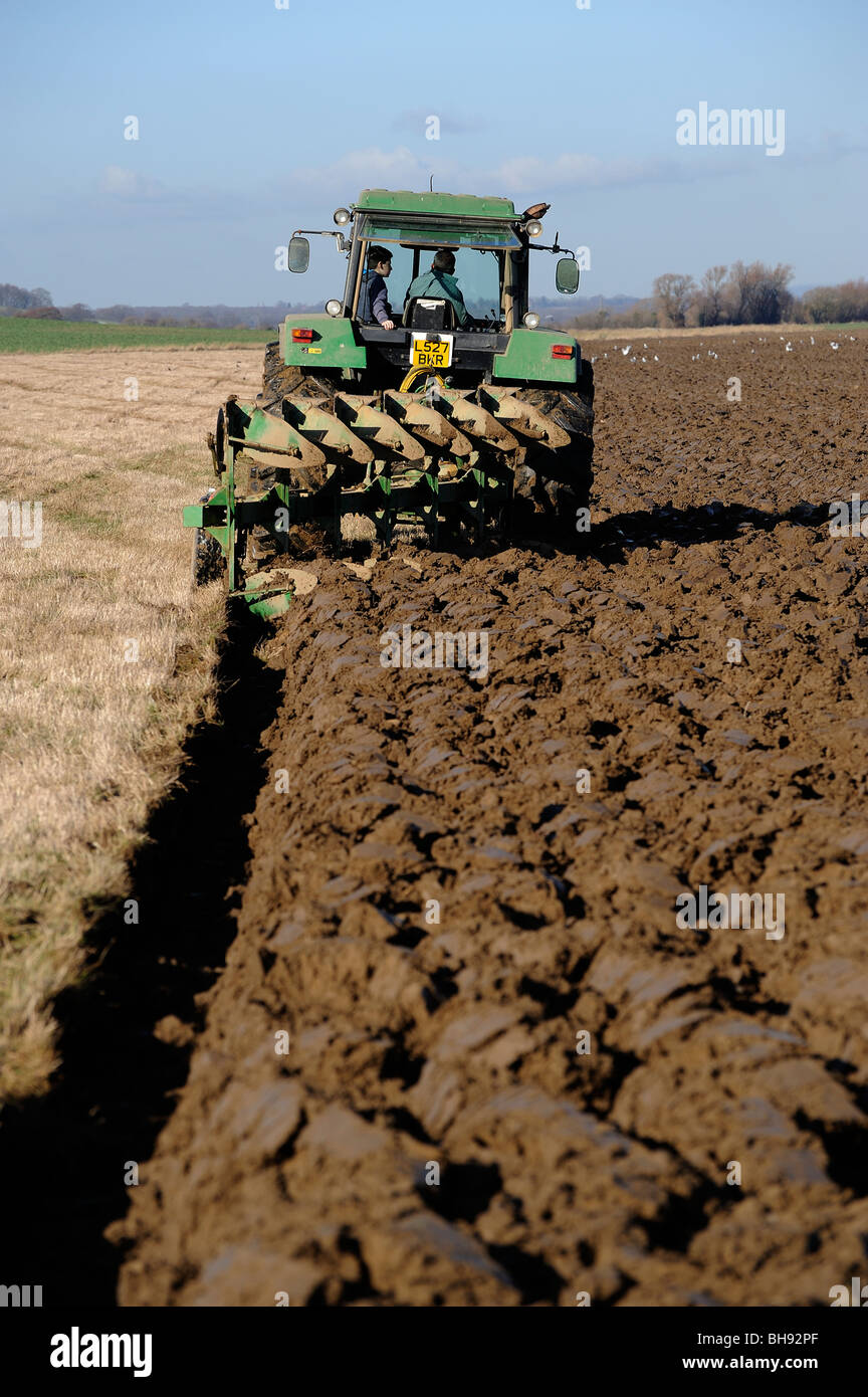 tractor ploughing Romney marsh Stock Photo - Alamy