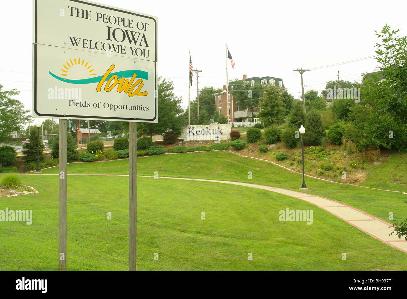 AJD65223, The People of Iowa Welcome You road sign, Keokuk, IA, Iowa ...