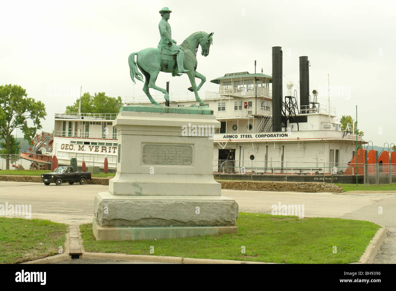 Samuel ryan curtis equestrian statue hi-res stock photography and ...