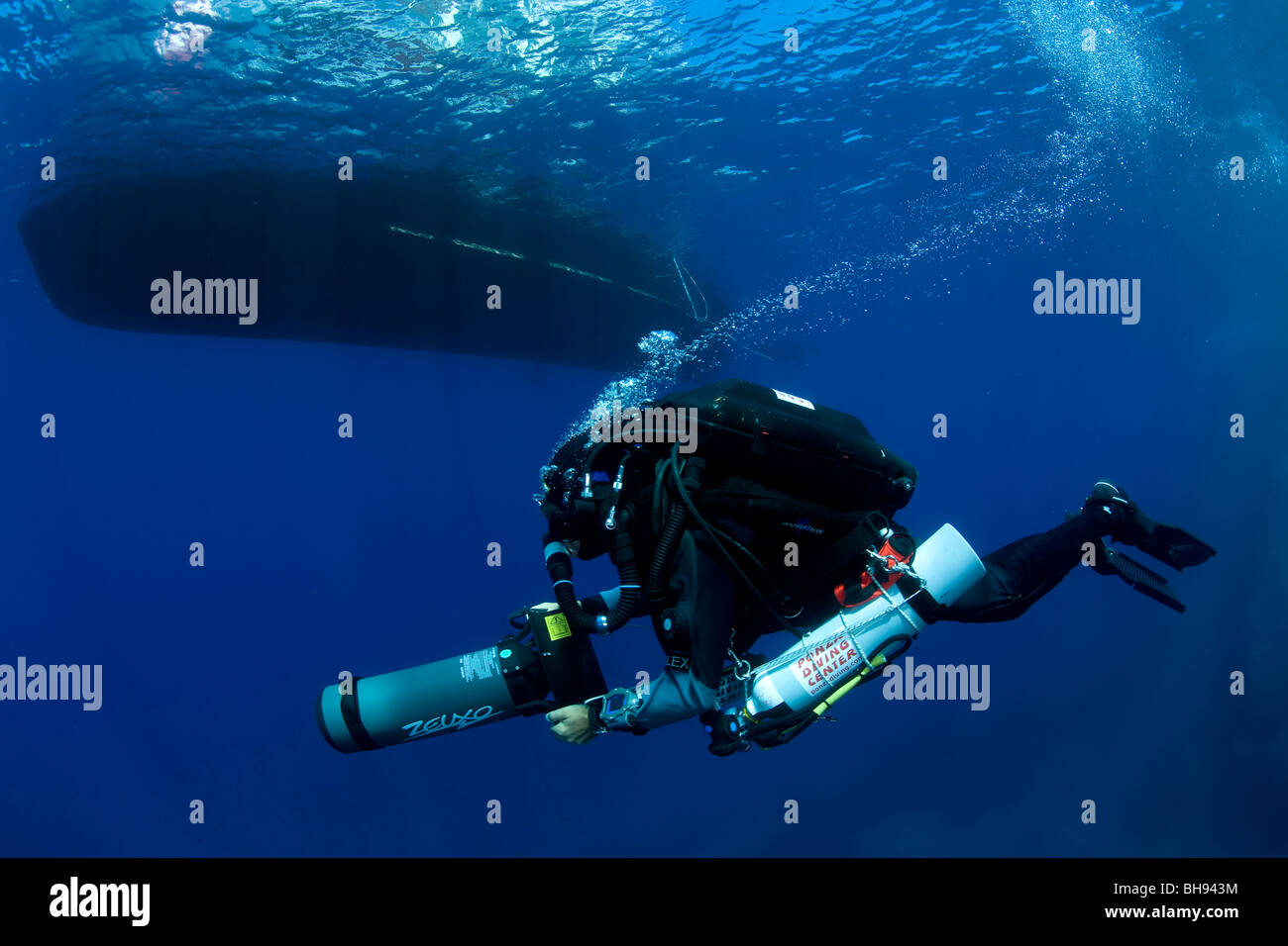 Rebreather hi-res stock photography and images - Alamy