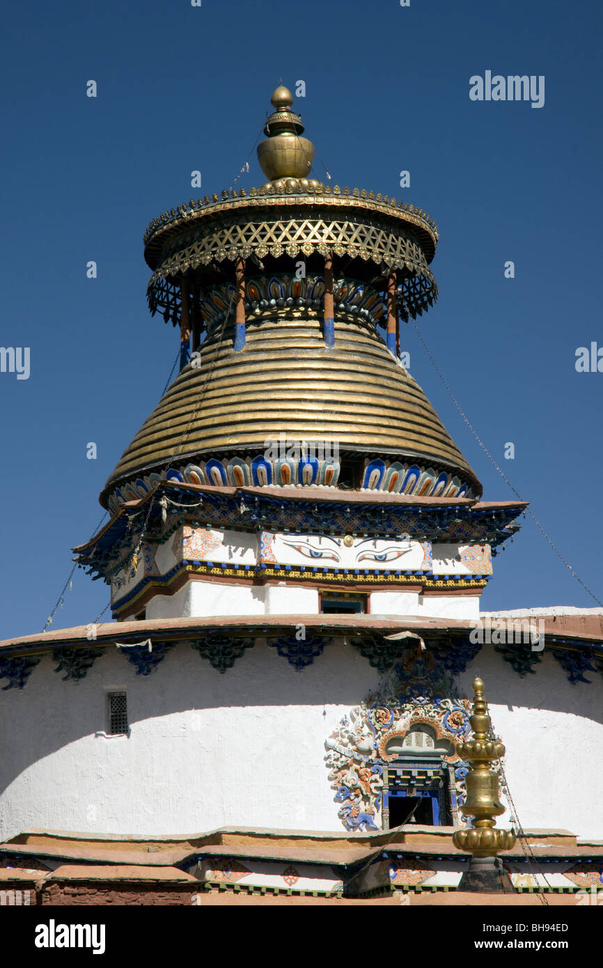 the gyantse kumbum stupa Stock Photo - Alamy