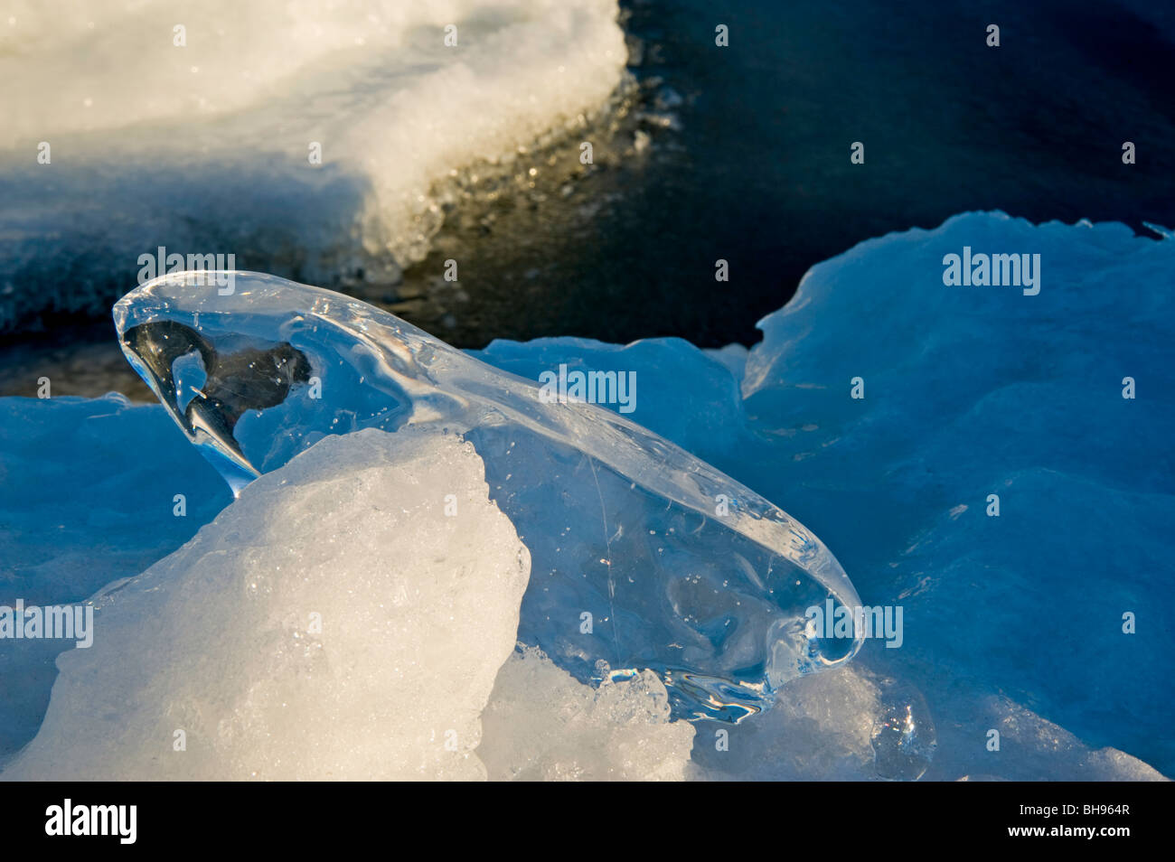 Shoreline ice hi-res stock photography and images - Alamy
