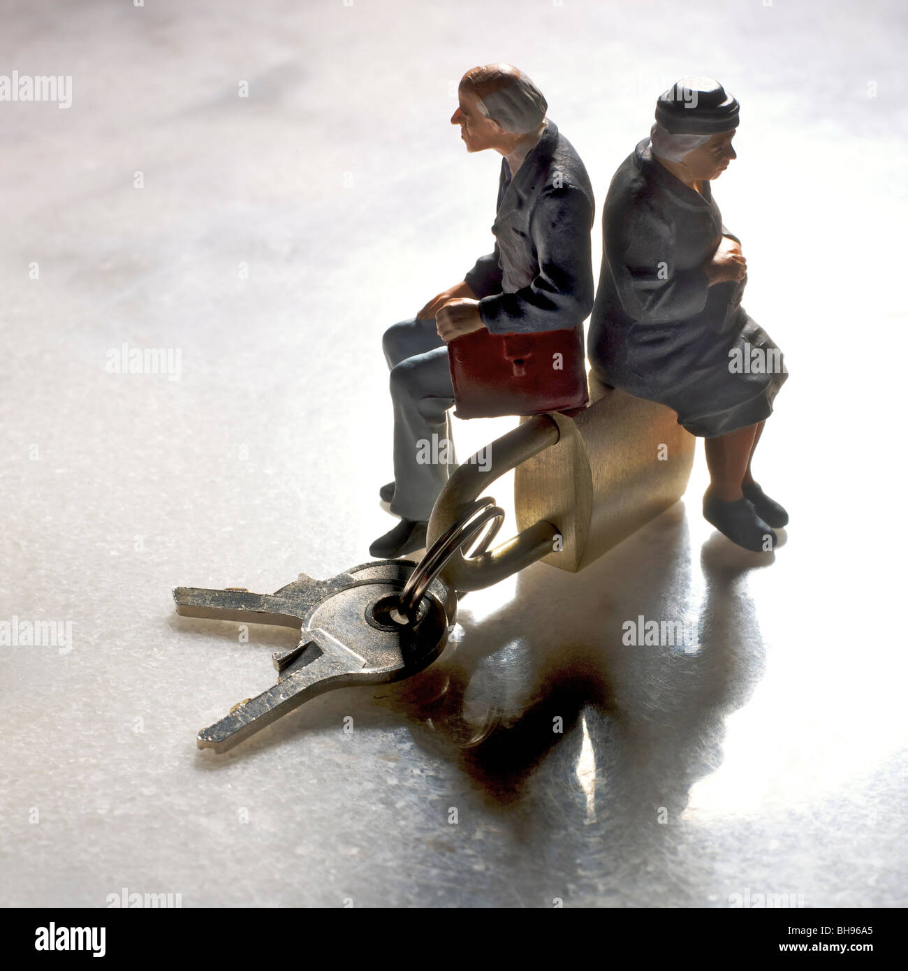 Padlock couple hi-res stock photography and images - Alamy