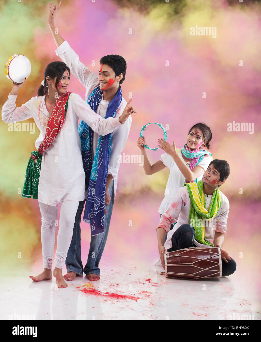 Friends enjoying Holi Stock Photo - Alamy