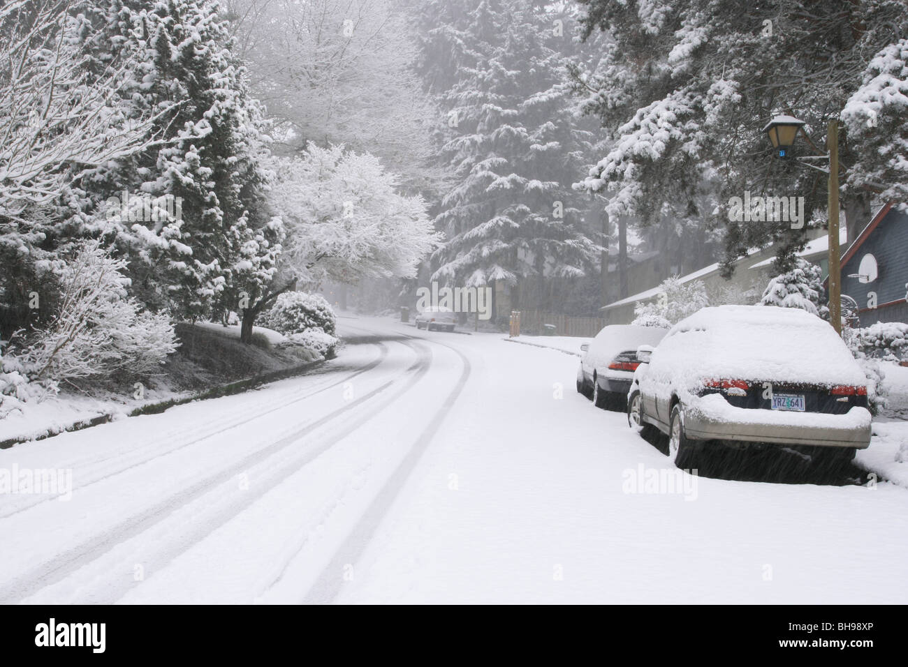 Freezing city street hi-res stock photography and images - Alamy