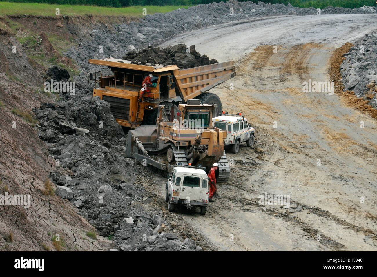 Vehicles working in quarry in hi-res stock photography and images - Alamy