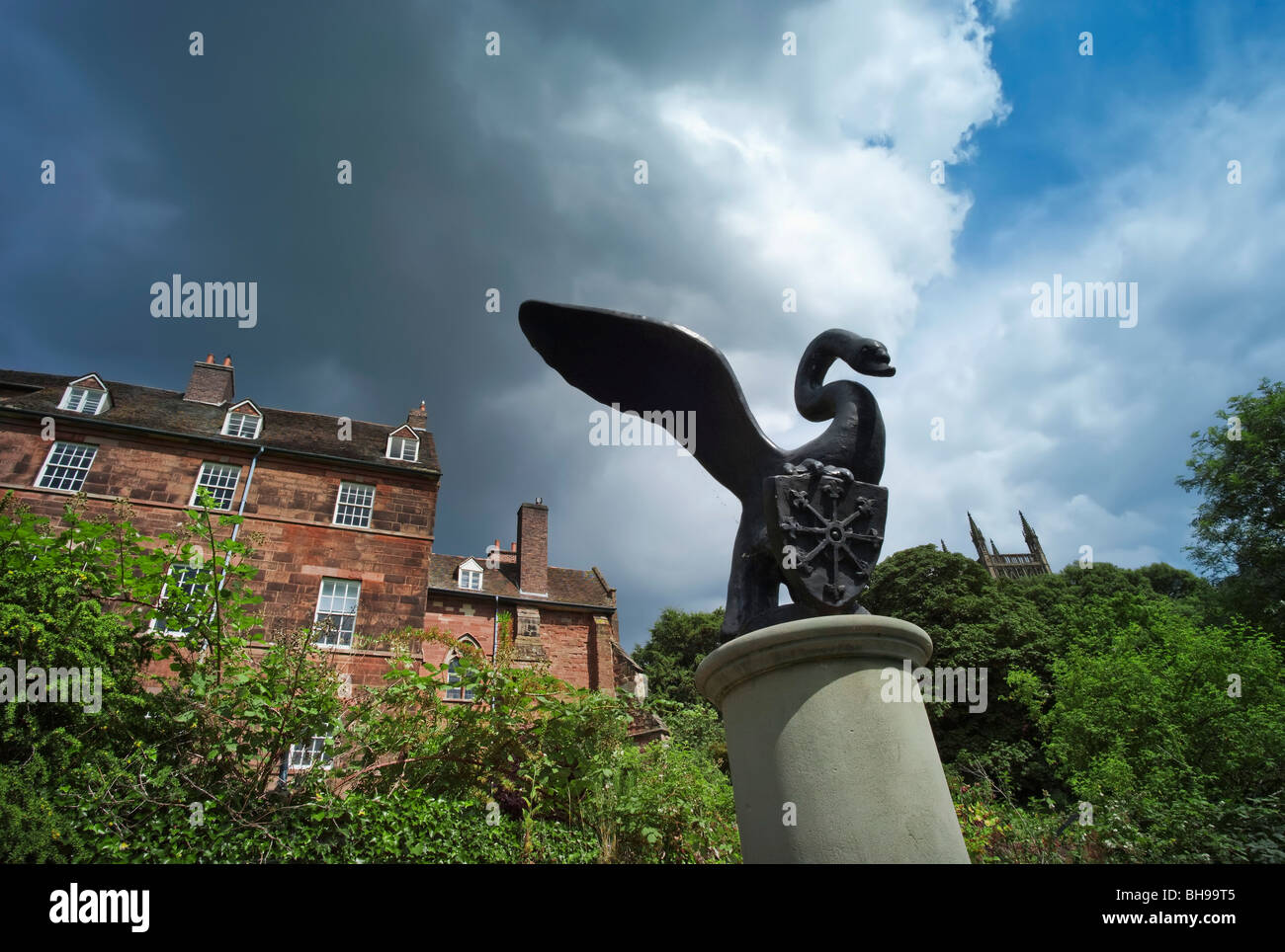 Views of the City of Worcester from the Severn way footpath alongside ...