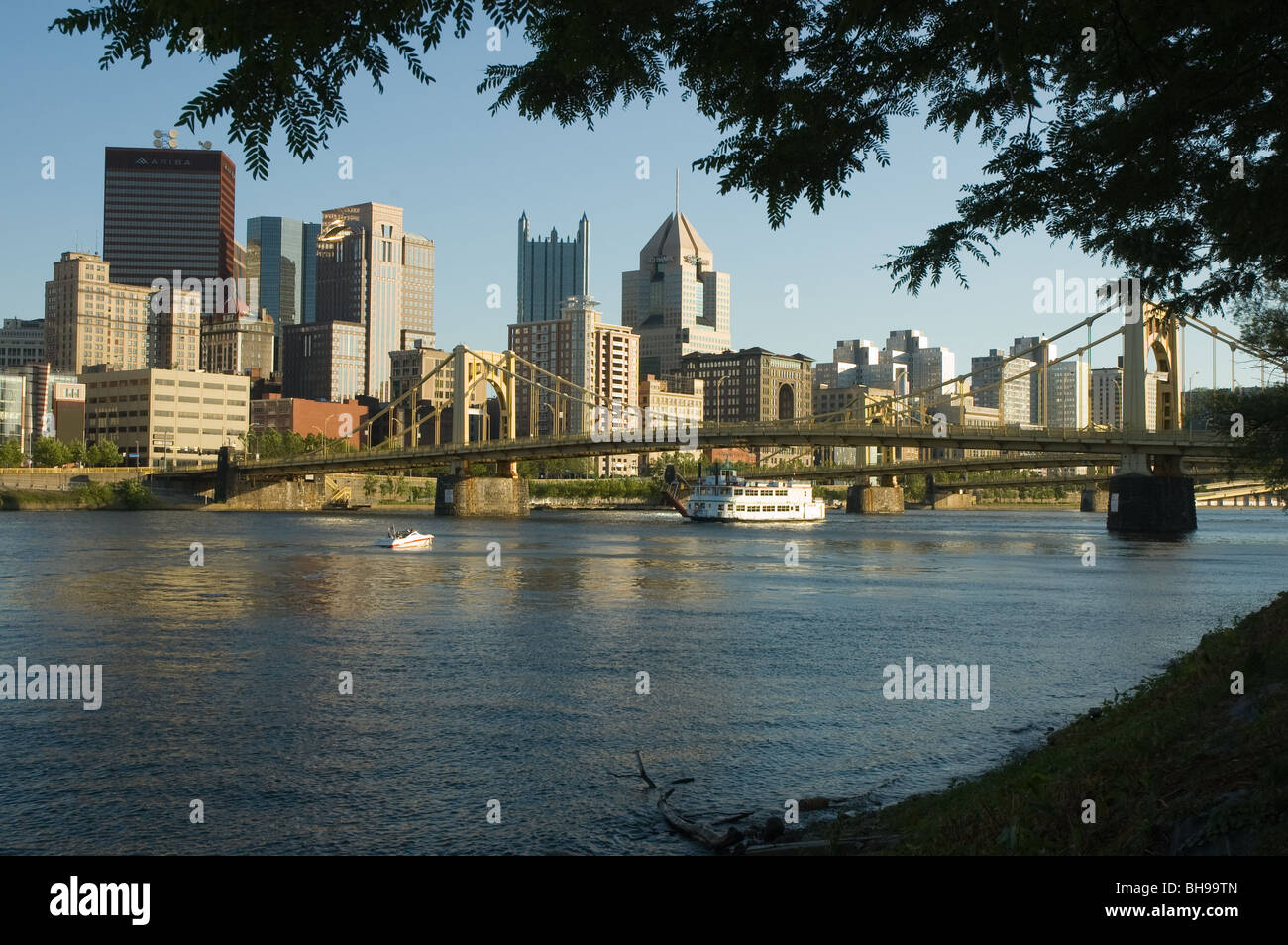 Pittsburgh, Pennsylvania skyline and Allegheny River Stock Photo - Alamy