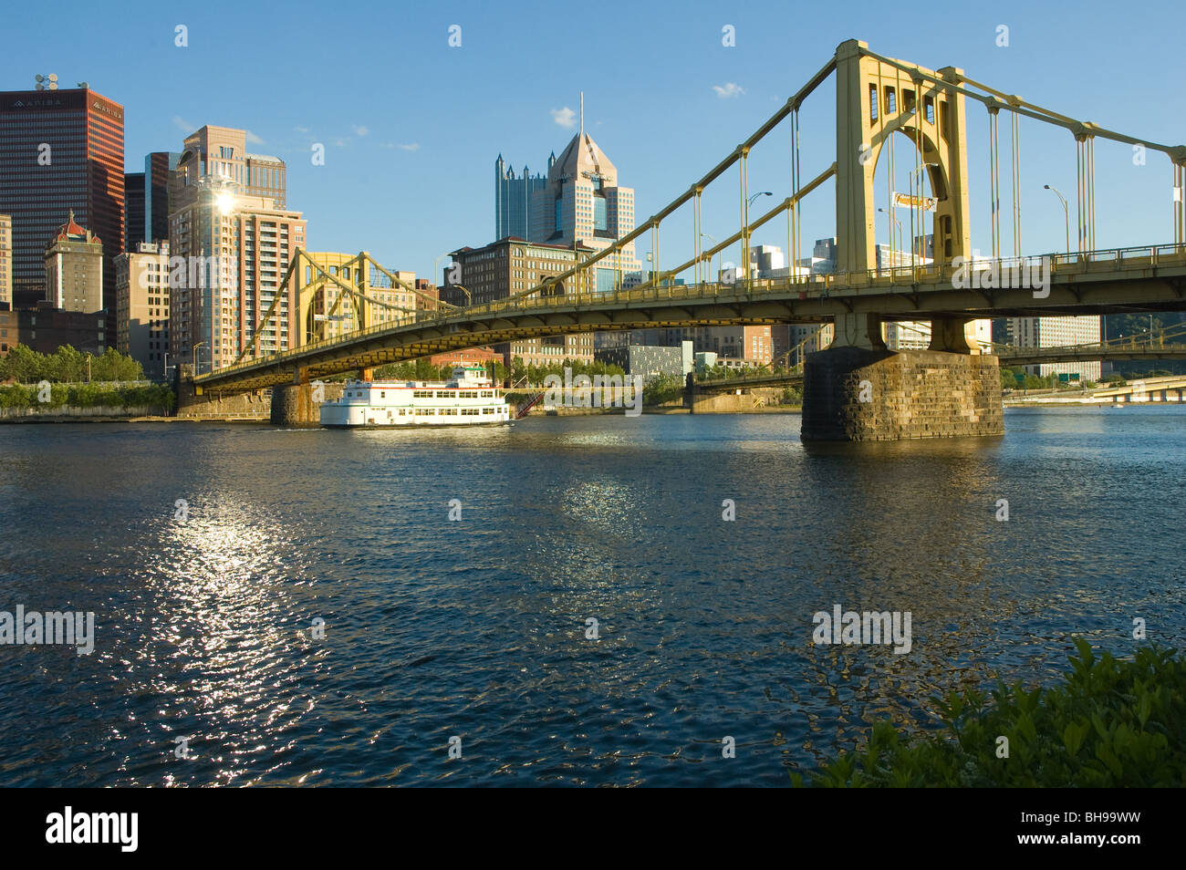 Pittsburgh, Pennsylvania skyline and Allegheny River Stock Photo - Alamy
