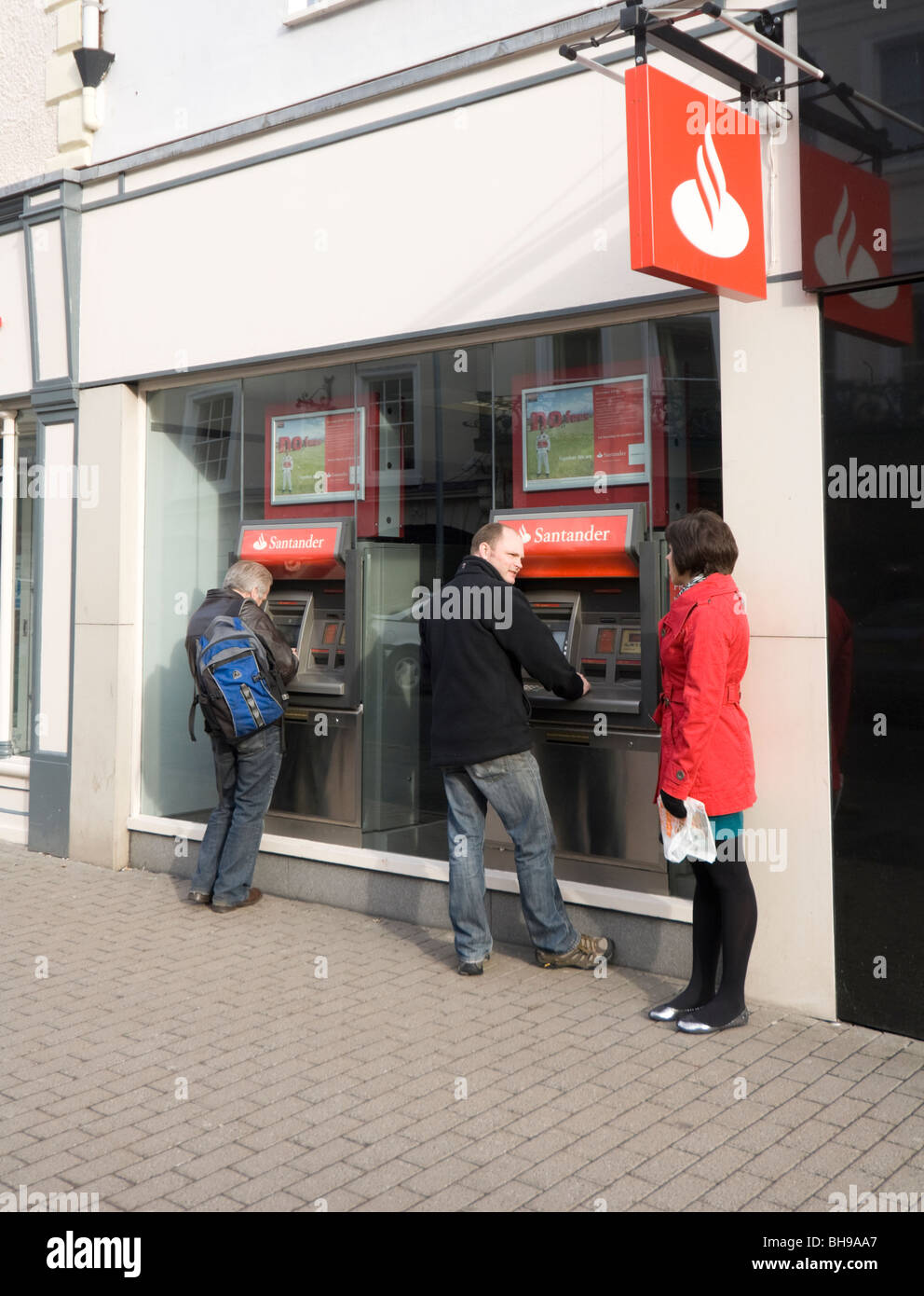 Santander atm hi-res stock photography and images - Alamy