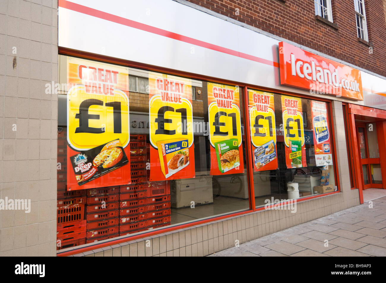 Food store supermarket iceland hi-res stock photography and images - Alamy