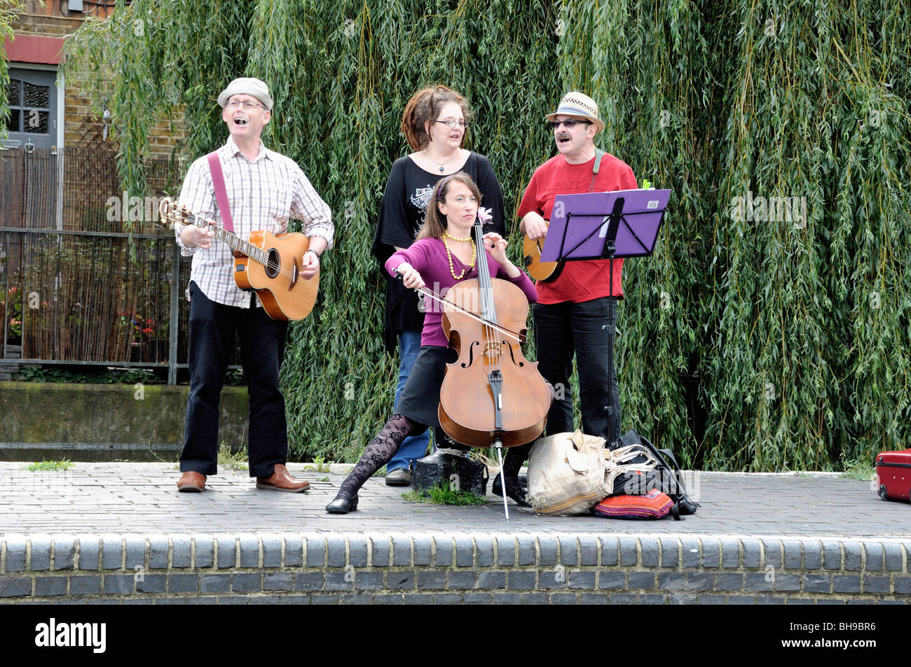 Four musicians hi-res stock photography and images - Alamy