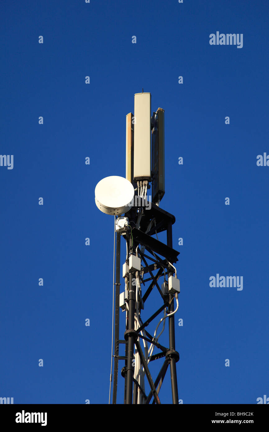 Mobile phone pylons hi-res stock photography and images - Alamy