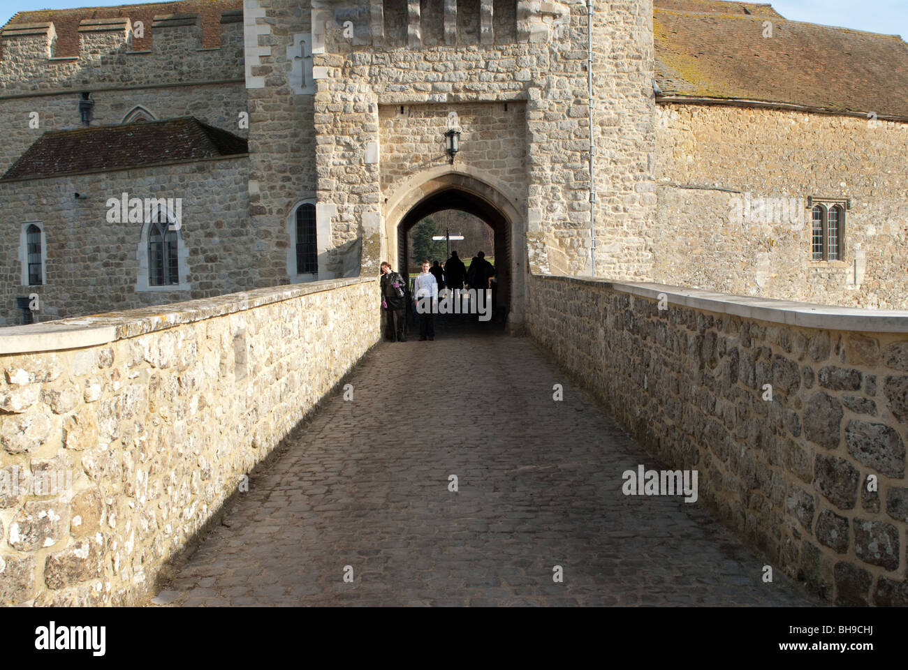 Leeds castle entrance hi-res stock photography and images - Alamy