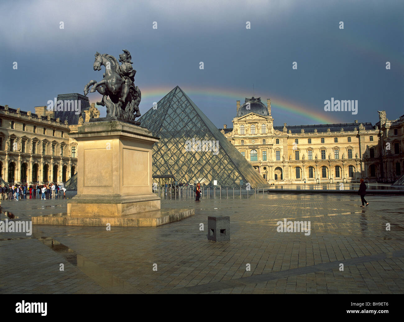 Louvre, Paris, France rainbow Stock Photo - Alamy